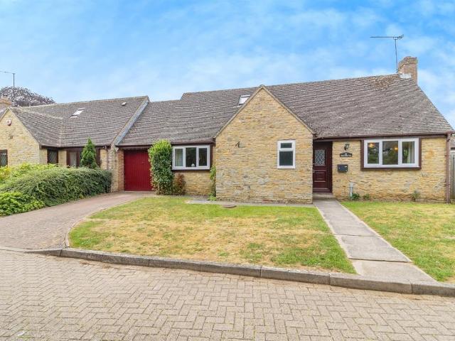 3 bedroom bungalow for sale