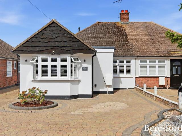 3 bedroom bungalow for sale
