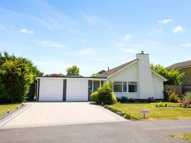 3 bedroom bungalow for sale
