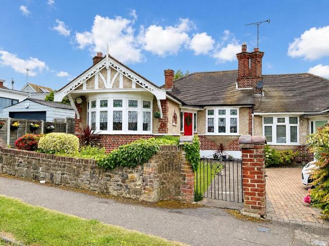 3 bedroom bungalow for sale