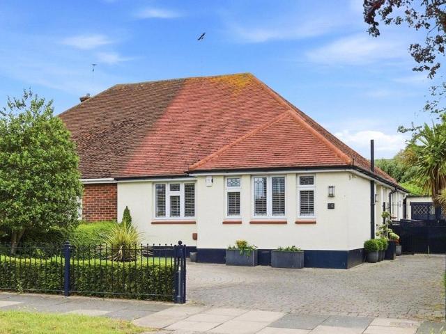 3 bedroom bungalow for sale