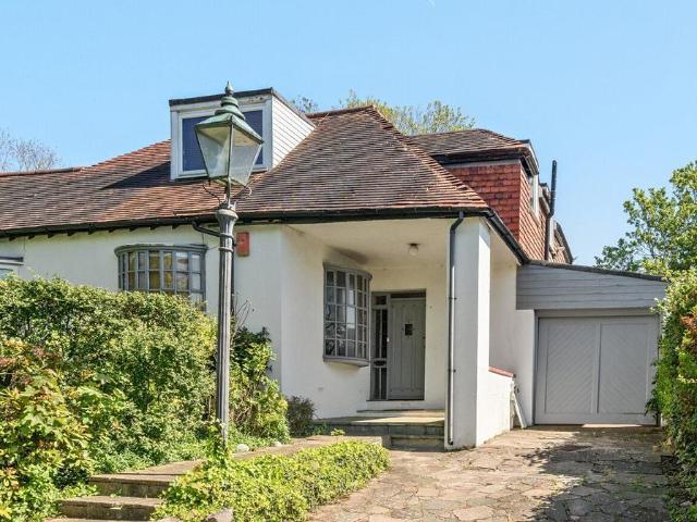 3 bedroom bungalow for sale