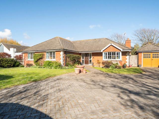 3 bedroom bungalow for sale