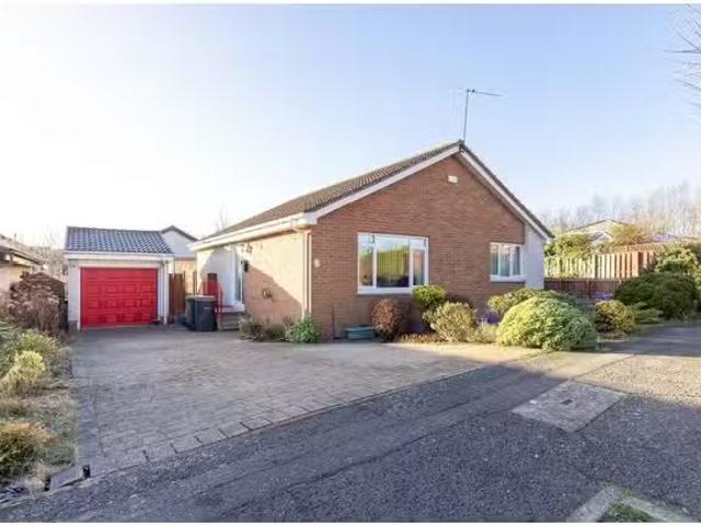 3 bedroom bungalow for sale, 82 Candlemaker's Park, Ferniehill.