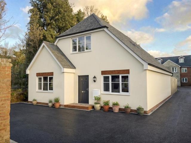 3 bedroom bungalow for sale