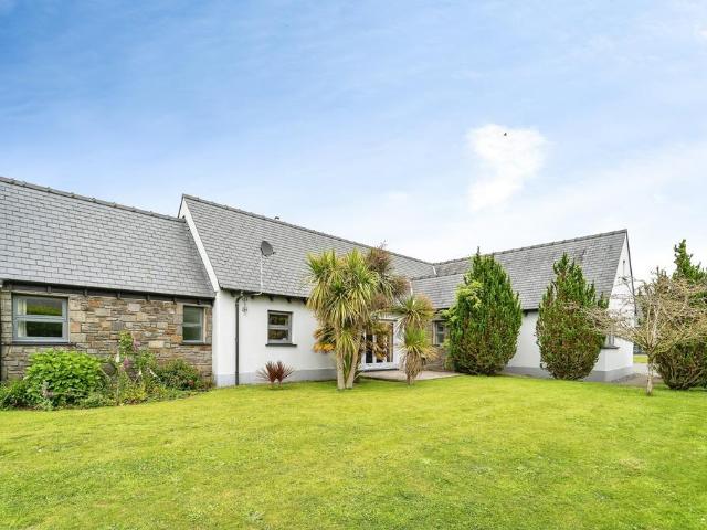 3 bedroom bungalow for sale