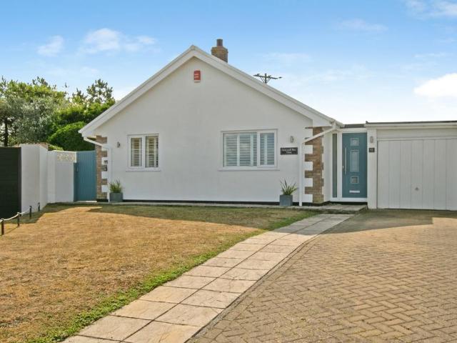3 bedroom bungalow for sale