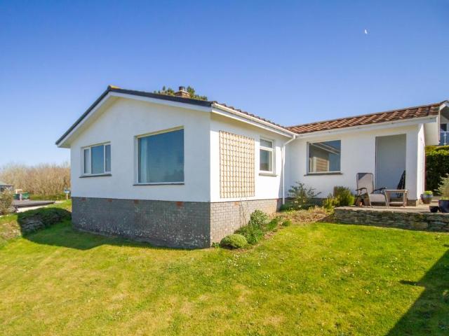 3 bedroom bungalow for sale