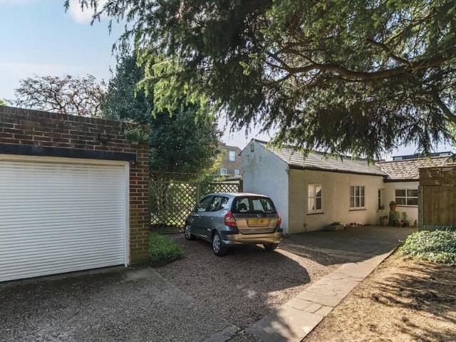 3 bedroom bungalow for sale