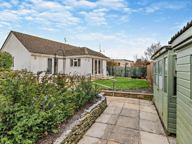 3 bedroom bungalow for sale