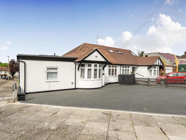3 bedroom bungalow for sale