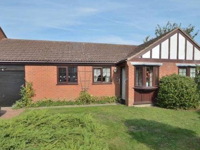 3 bedroom bungalow for sale in 6 Castleview Tattershall LN4