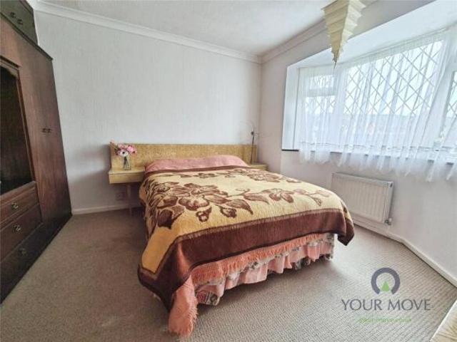 3 bedroom bungalow for sale in Coppice Avenue, Eastbourne, East Sussex, BN20