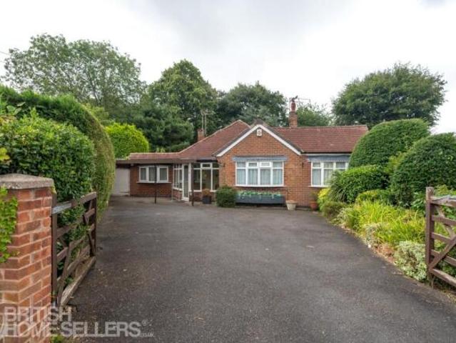 3 bedroom bungalow for sale in Campbell Avenue, Thurmaston, Leicester, Leicestershire, LE4