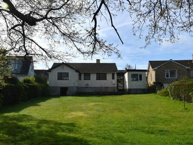3 Bedroom Bungalow For Sale In Carlyon Bay
