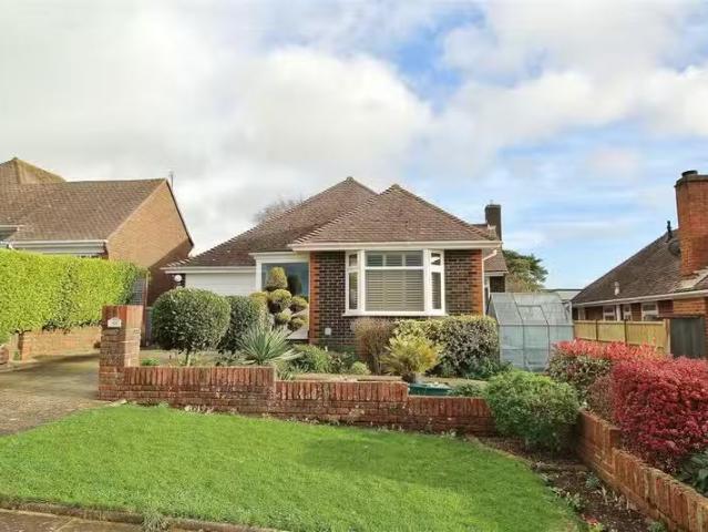 3 bedroom bungalow for sale in Chute Avenue, High Salvington.