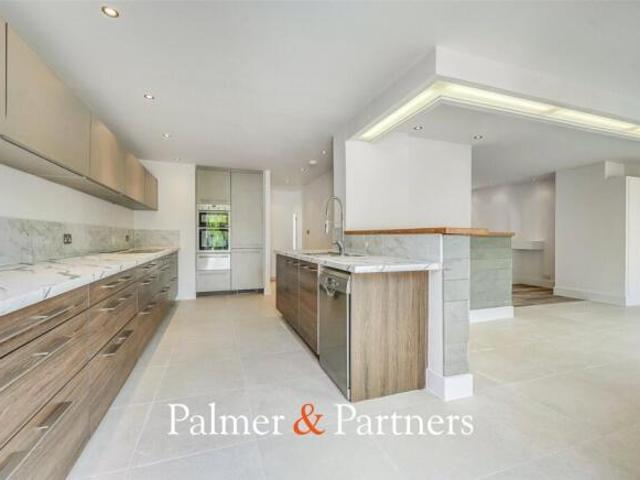 3 bedroom bungalow for sale in Chignal Road, Chelmsford, Essex, CM1