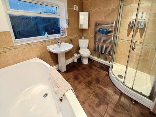 3 bedroom bungalow for sale in Arden Moor Way, North Hykeham, Lincoln, Lincolnshire, LN6