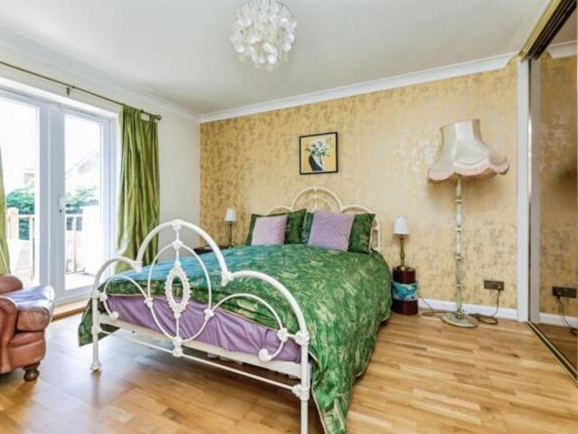 3 bedroom bungalow for sale in Ashwood Road, High Green, Sheffield, South Yorkshire, S35