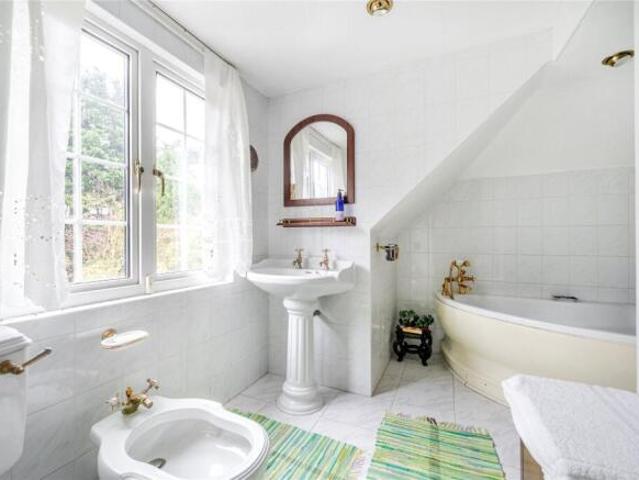 3 bedroom bungalow for sale in Ashurst Road, Cockfosters, EN4