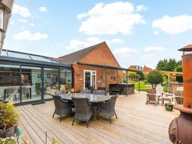 3 Bedroom Bungalow For Sale In Aylesbury, Buckinghamshire