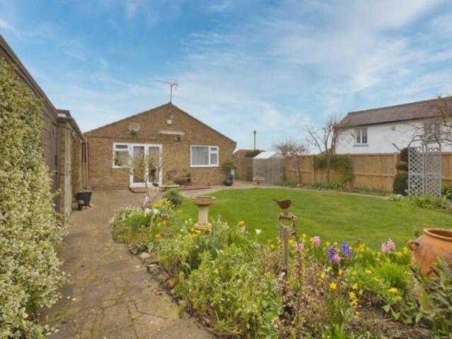 3 bedroom bungalow for sale in Botany Road, Broadstairs, Kent, CT10