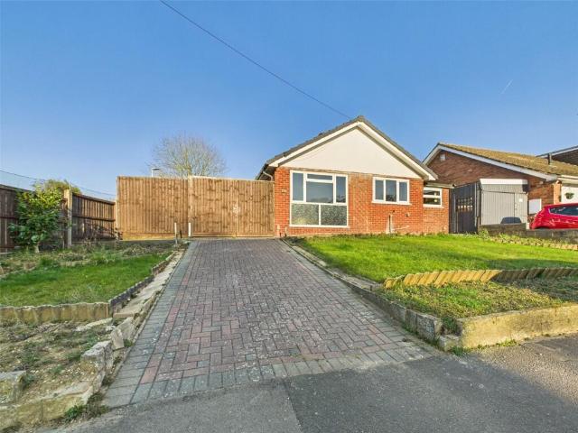 3 bedroom bungalow for sale in Bodiam Avenue, Tuffley, Gloucester, Gloucestershire, GL4