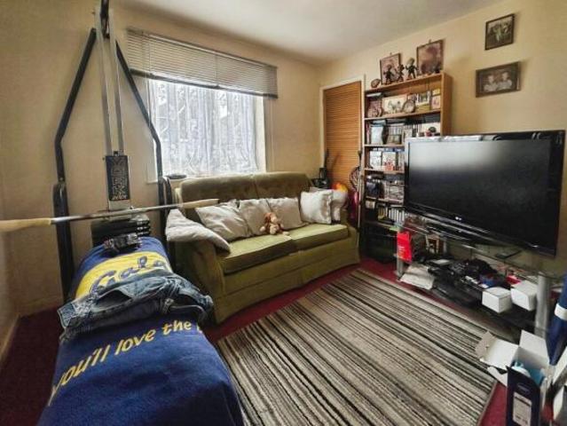 3 bedroom bungalow for sale in Basingstoke, Hampshire, RG23