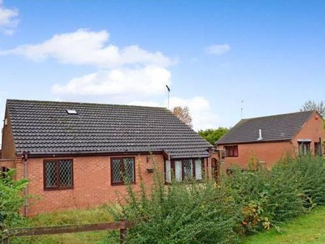 3 bedroom bungalow for sale in Grammar School Road Brigg North Lincolnshire DN20 DN20