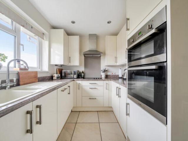 3 bedroom bungalow for sale in Dell Road, Tilehurst, Reading, RG31