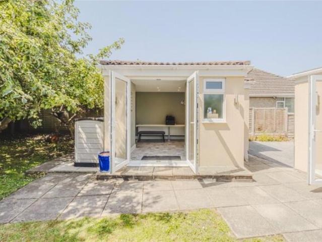 3 bedroom bungalow for sale in Dunraven Close, Lawns, Swindon, SN3