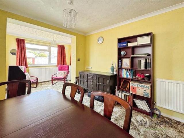 3 bedroom bungalow for sale in Elderwood Close, Eastbourne, East Sussex, BN22