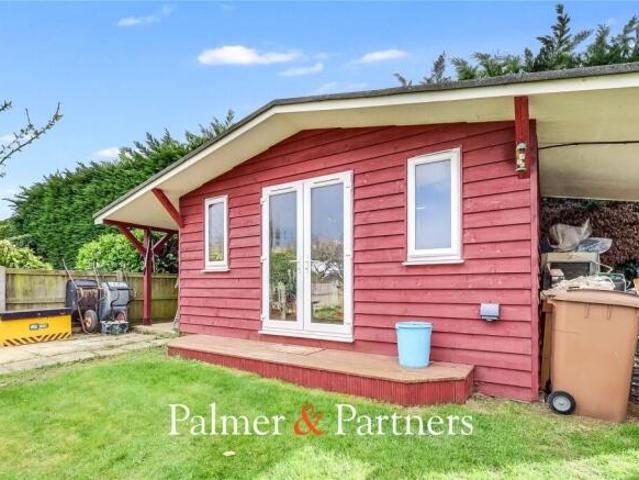 3 bedroom bungalow for sale in Fraser Close, Chelmsford, Essex, CM2