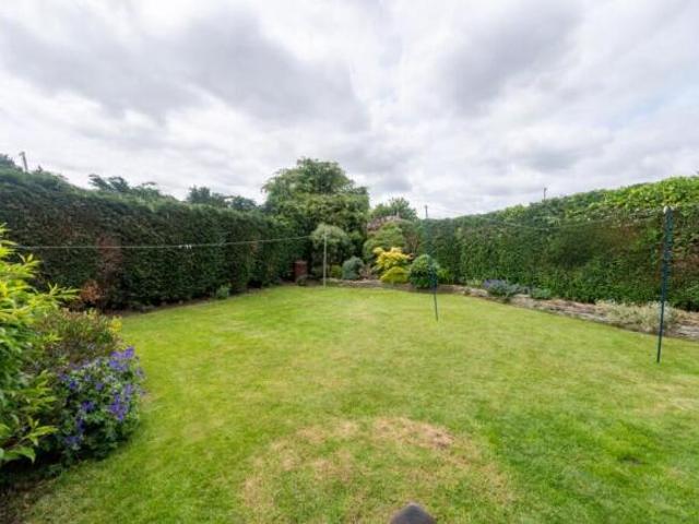 3 bedroom bungalow for sale in Kingsdale Gardens, Drighlington, BD11
