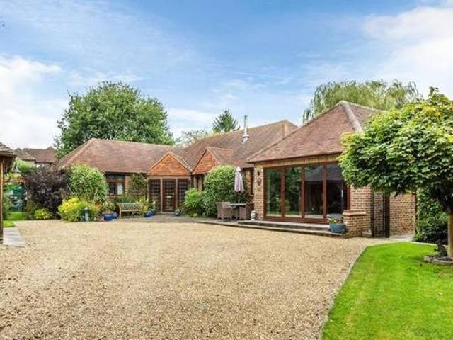 3 bedroom bungalow for sale in Horsell Woking Surrey GU21 GU21