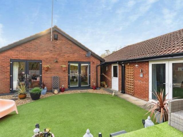 3 bedroom bungalow for sale in Hamsterley Close, Birchwood, Warrington, Cheshire, WA3