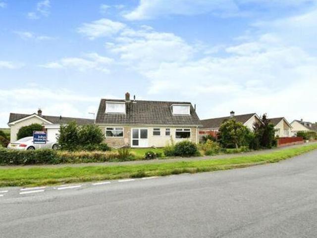 3 Bedroom Bungalow For Sale In Heol Derw, Cardigan