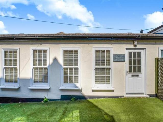 3 bedroom bungalow for sale in Highfield Road, Bushey, Hertfordshire, WD23