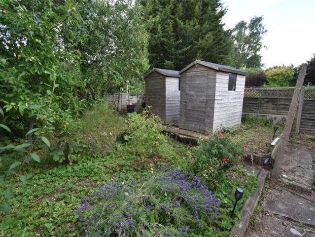 3 bedroom bungalow for sale in Icknield Way, Luton, Bedfordshire, LU3