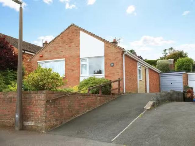 3 bedroom bungalow for sale in Oakfield Park, Much Wenlock, TF13