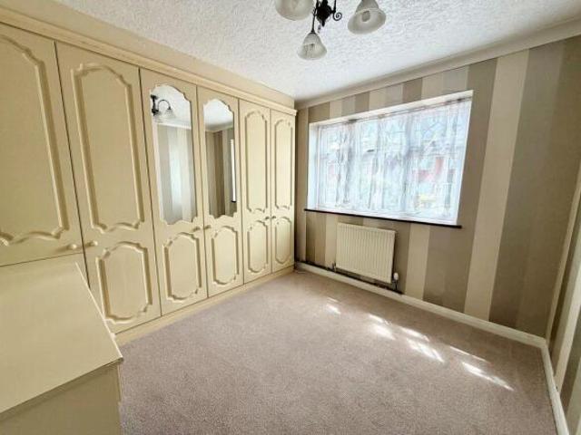 3 bedroom bungalow for sale in Oakley Park, Bexley, DA5