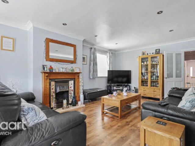 3 bedroom bungalow for sale in Limes Avenue, Ipswich, IP8