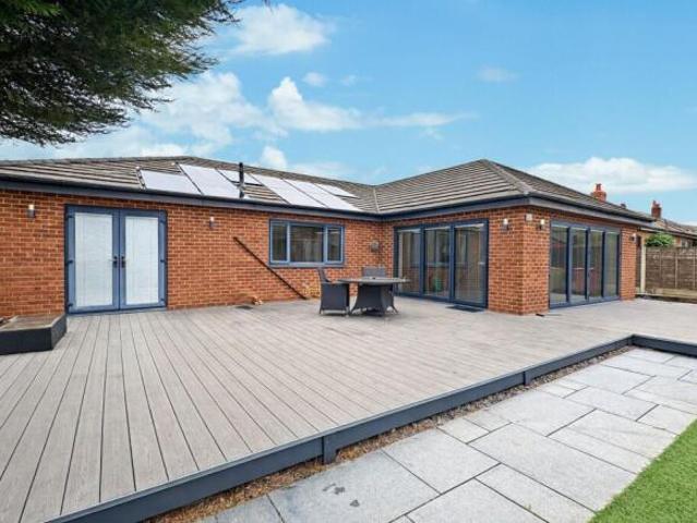 3 bedroom bungalow for sale in Manchester Road, Westhoughton, BL5