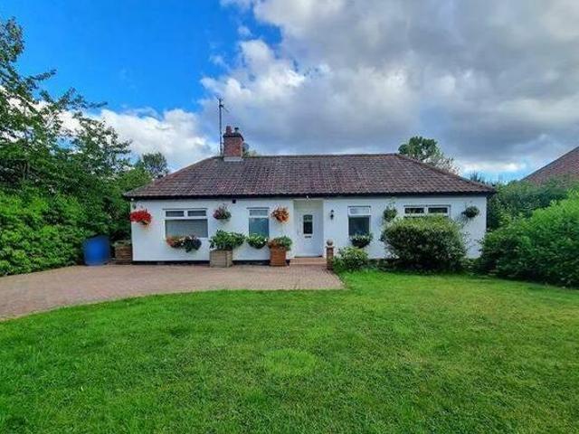 3 bedroom bungalow for sale in Middle Drive Darras Hall NE20