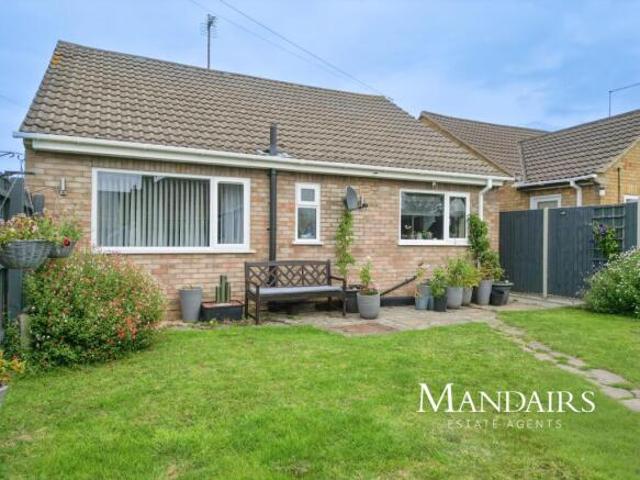3 bedroom bungalow for sale in Newborn Close, Stanground, Peterborough, PE2