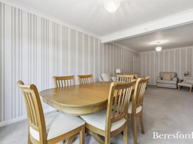 3 bedroom bungalow for sale in Saffron Close, West Horndon, CM13