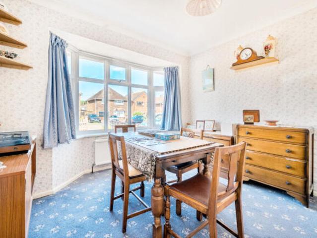 3 bedroom bungalow for sale in Saffron Platt, Guildford, Surrey, GU2