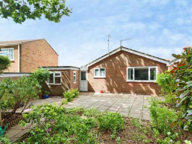 3 bedroom bungalow for sale in Seliot Close, Oakdale, Poole, Dorset, BH15