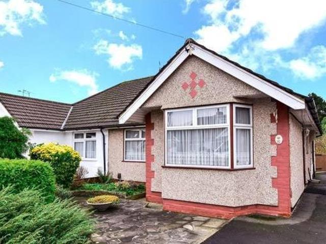 3 bedroom bungalow for sale in Sherborne Way Croxley Green Rickmansworth Hertfordshire WD3