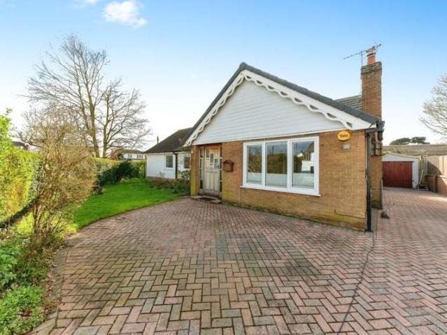 3 bedroom bungalow for sale in St. Annes Road, Keelby, Grimsby.